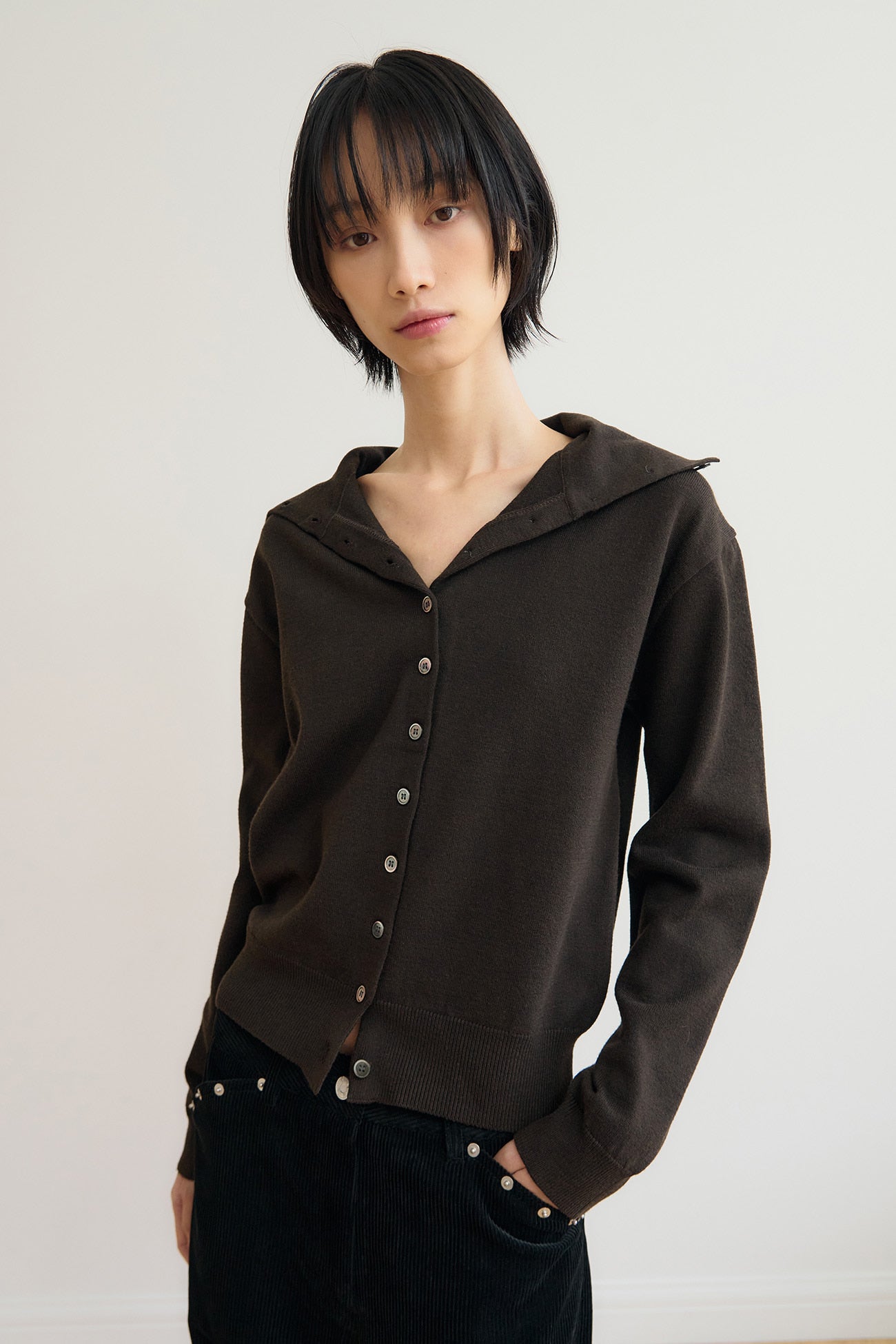 [SIS A] ATELIER HIGH NECK BUTTON CARDIGAN / DEEP BROWN – SellerWork